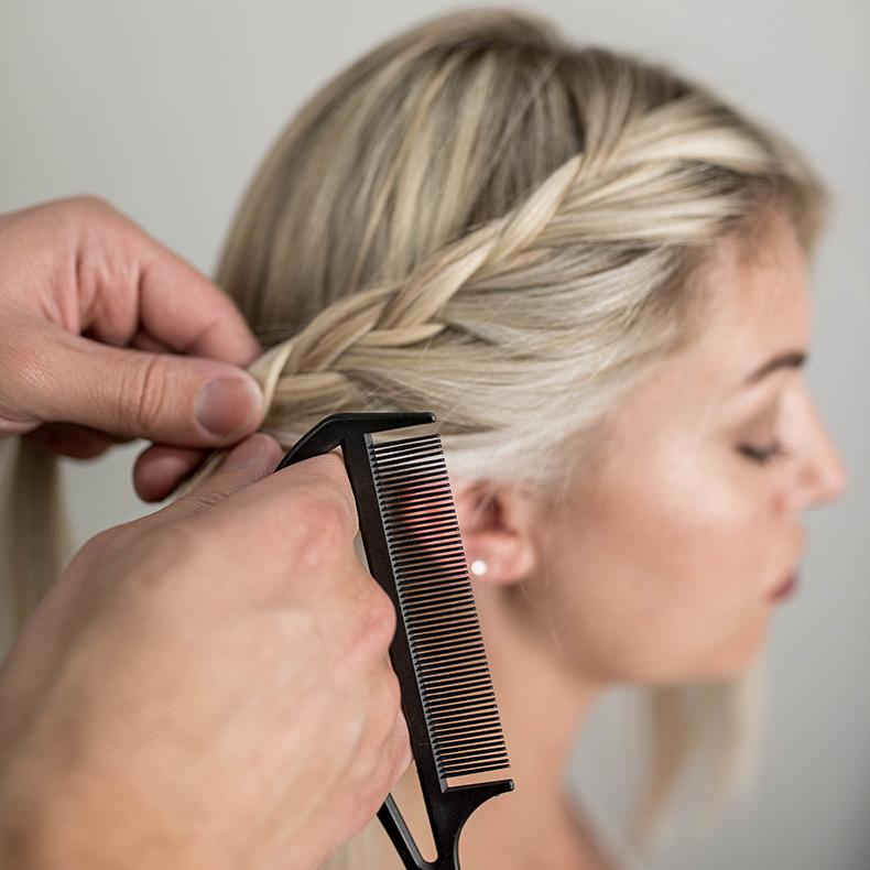 "Never Let Go" Carbon Fibre Color and Styling Comb (Black) #1 – Pink Pewter